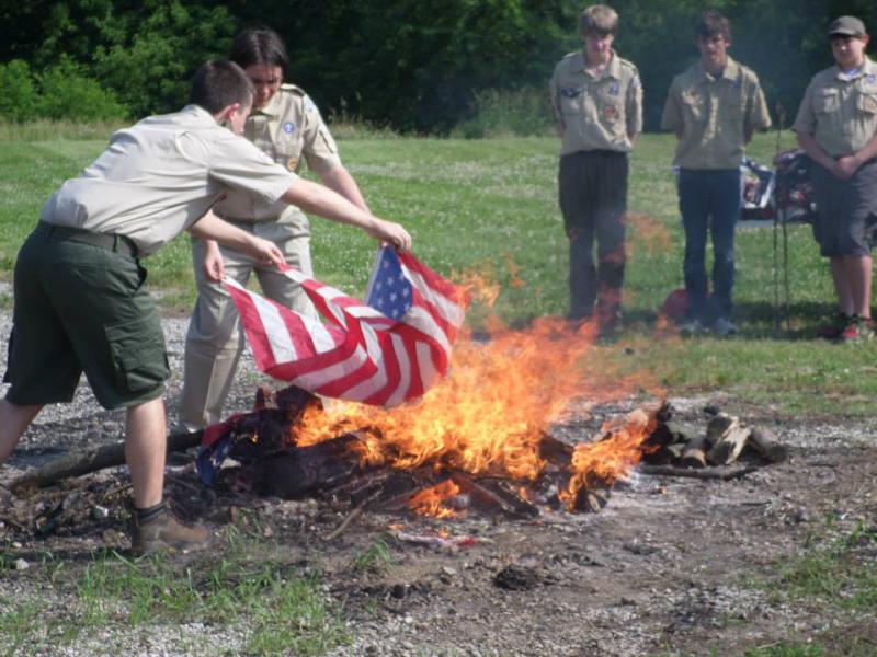 Cloverdale, Ind., Boy Scouts perform flag retirement ceremony | Legiontown U.S.A.