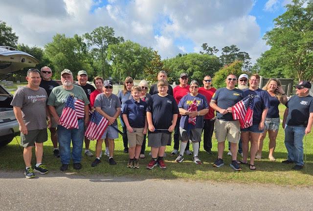 Bayou Liberty Post 374 places flags on Memorial Day 2025 | Legiontown U ...